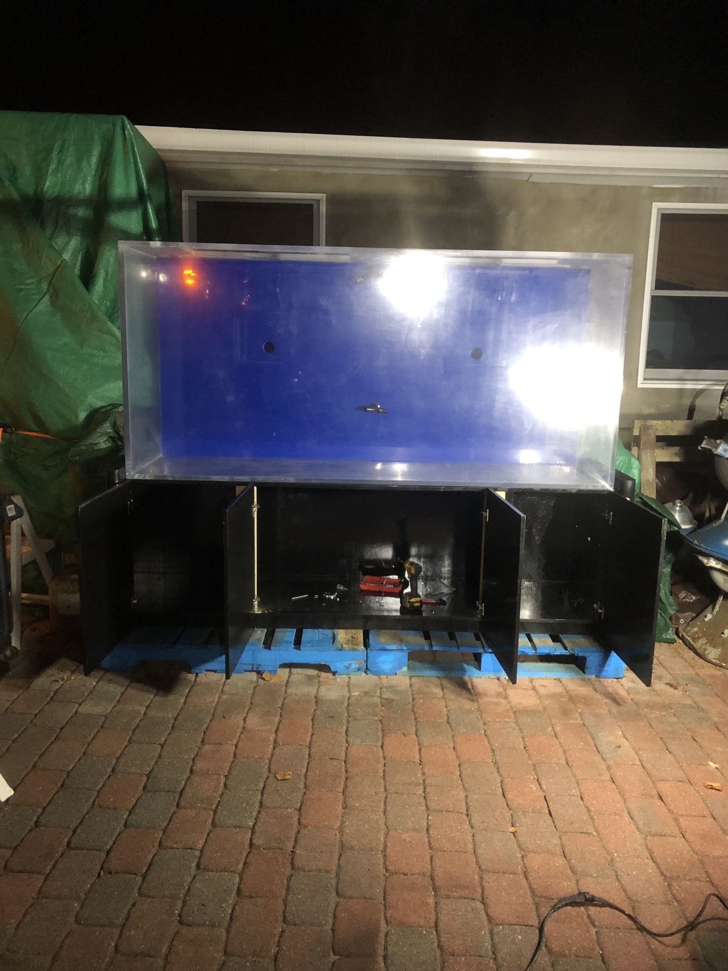 400 gallon fish tank for Sale in Oceanside, NY - OfferUp