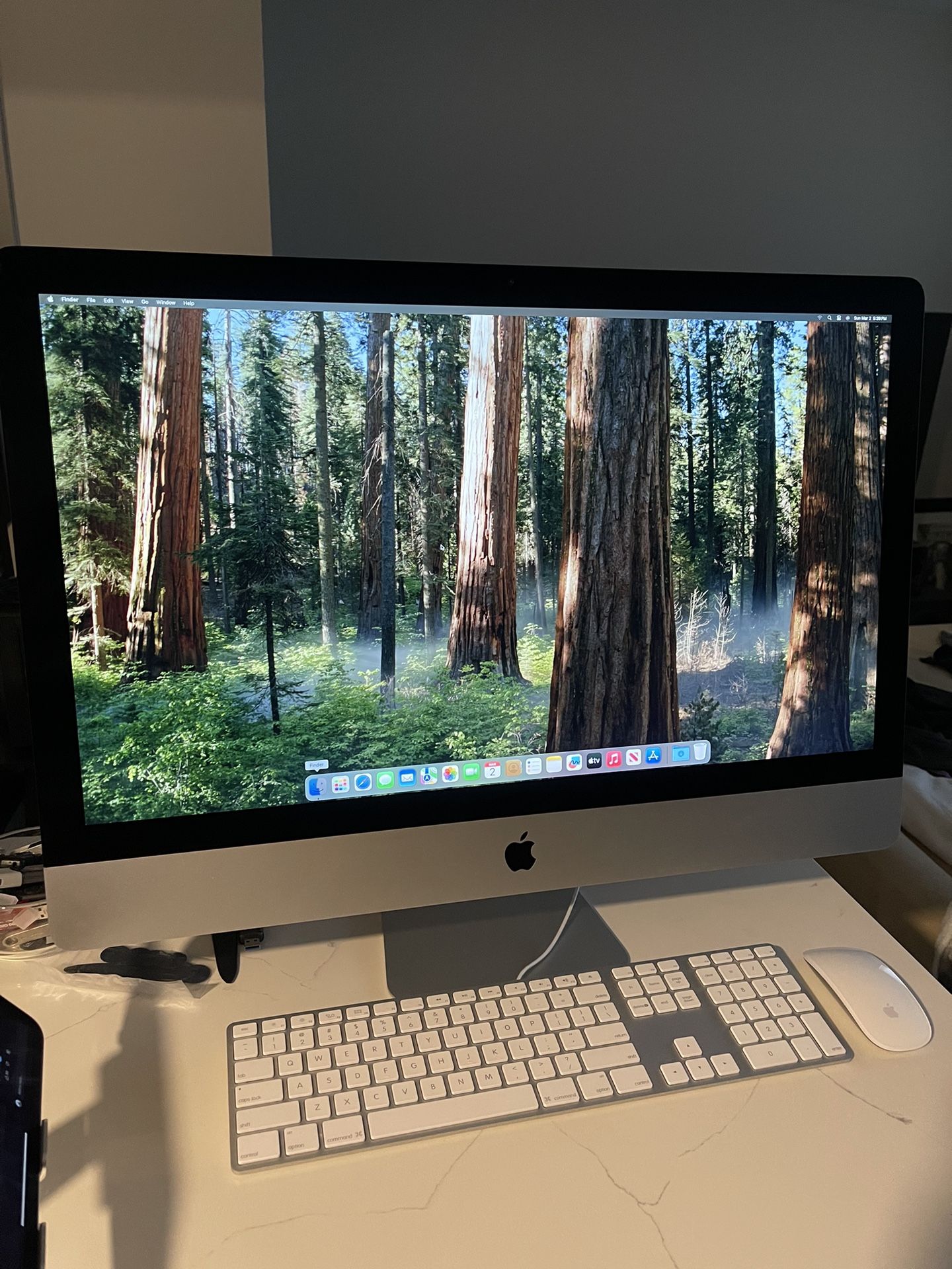 iMac 5K 27” macOS Sequoia Radeon Graphics 512GB SSD - Excellent ...
