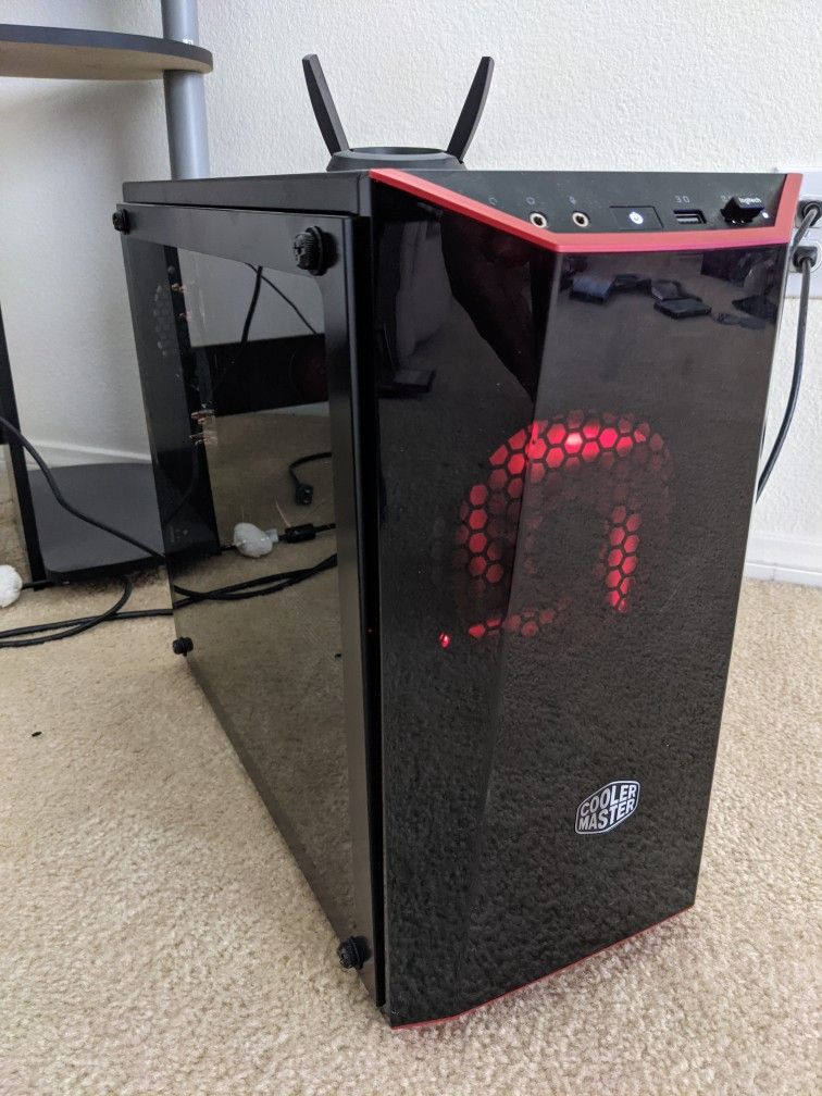 Computer, Desk, Speaker, Keyboard and Mouse