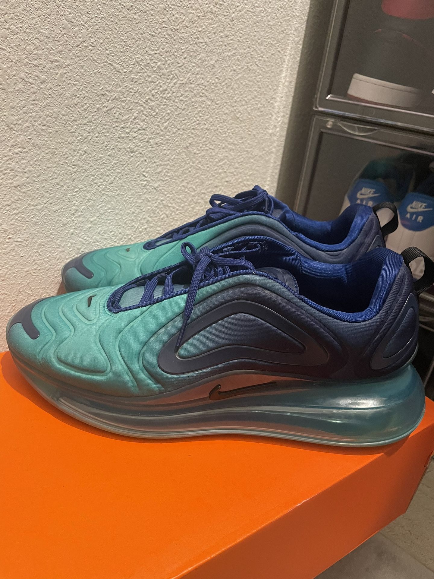 Nike AirMax 720 Size 11 for Sale in Zephyrhills, FL - OfferUp
