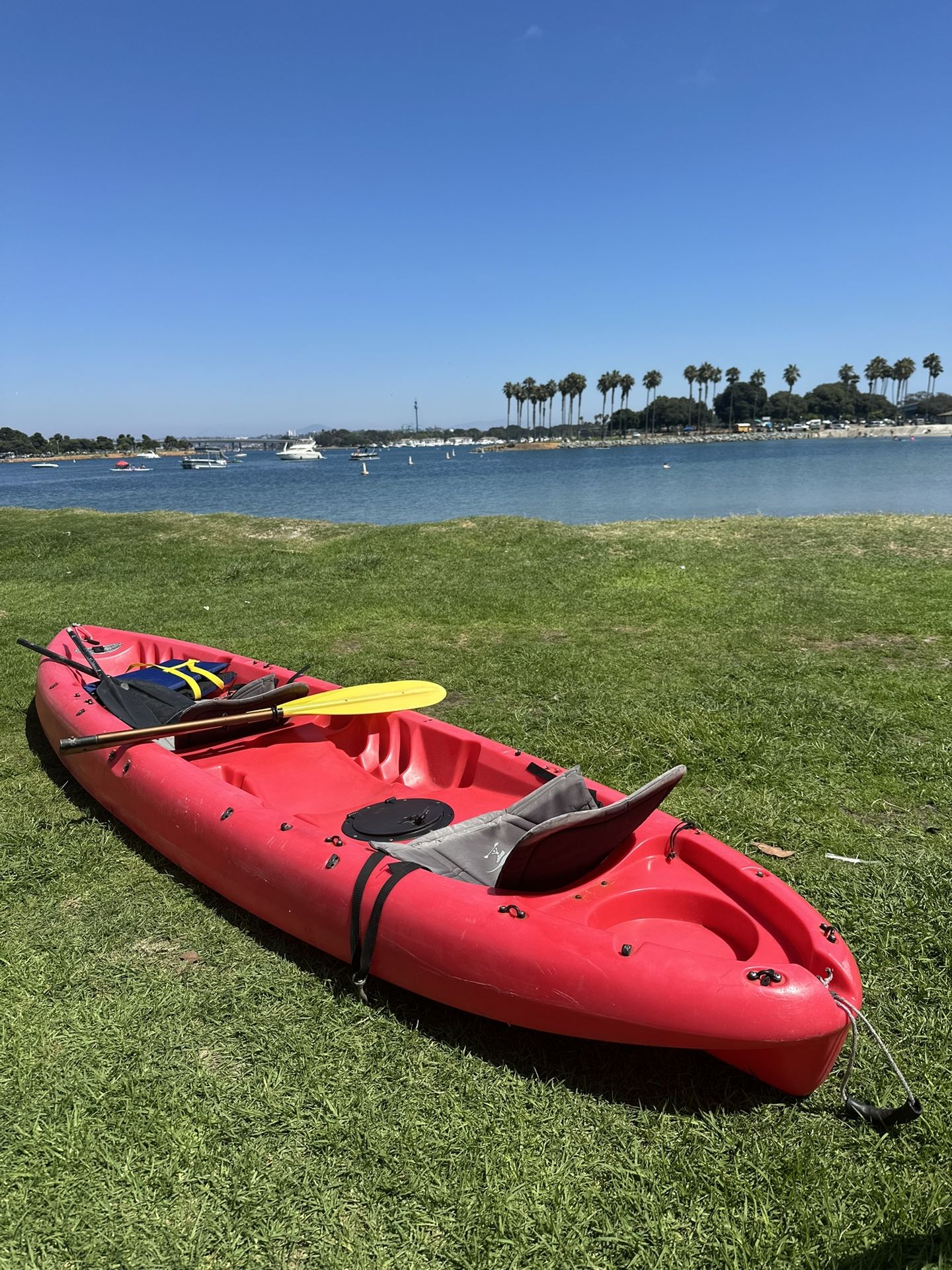 Equinox 12 Ft Kayak for Sale in San Diego, CA - OfferUp