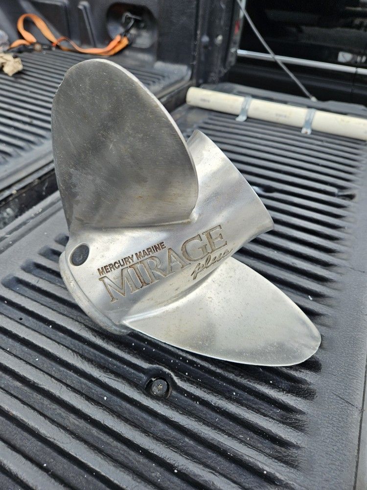 Mercury Mirage Plus Ss Prop 19 Pitch for Sale in Miami, FL - OfferUp