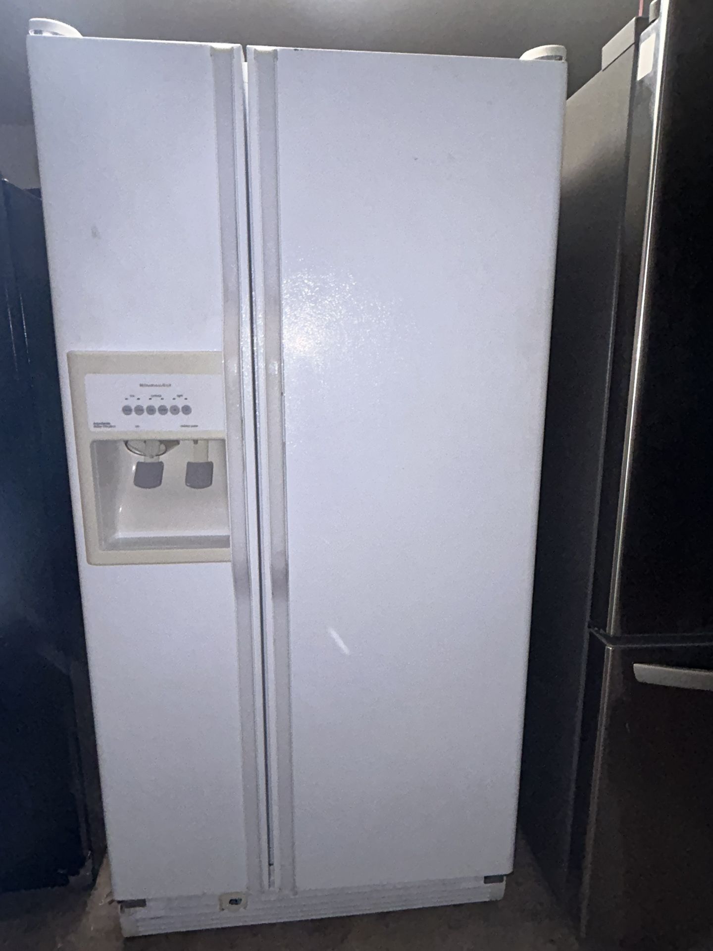 Side By Side Refrigerator 33” for Sale in Homestead, FL - OfferUp