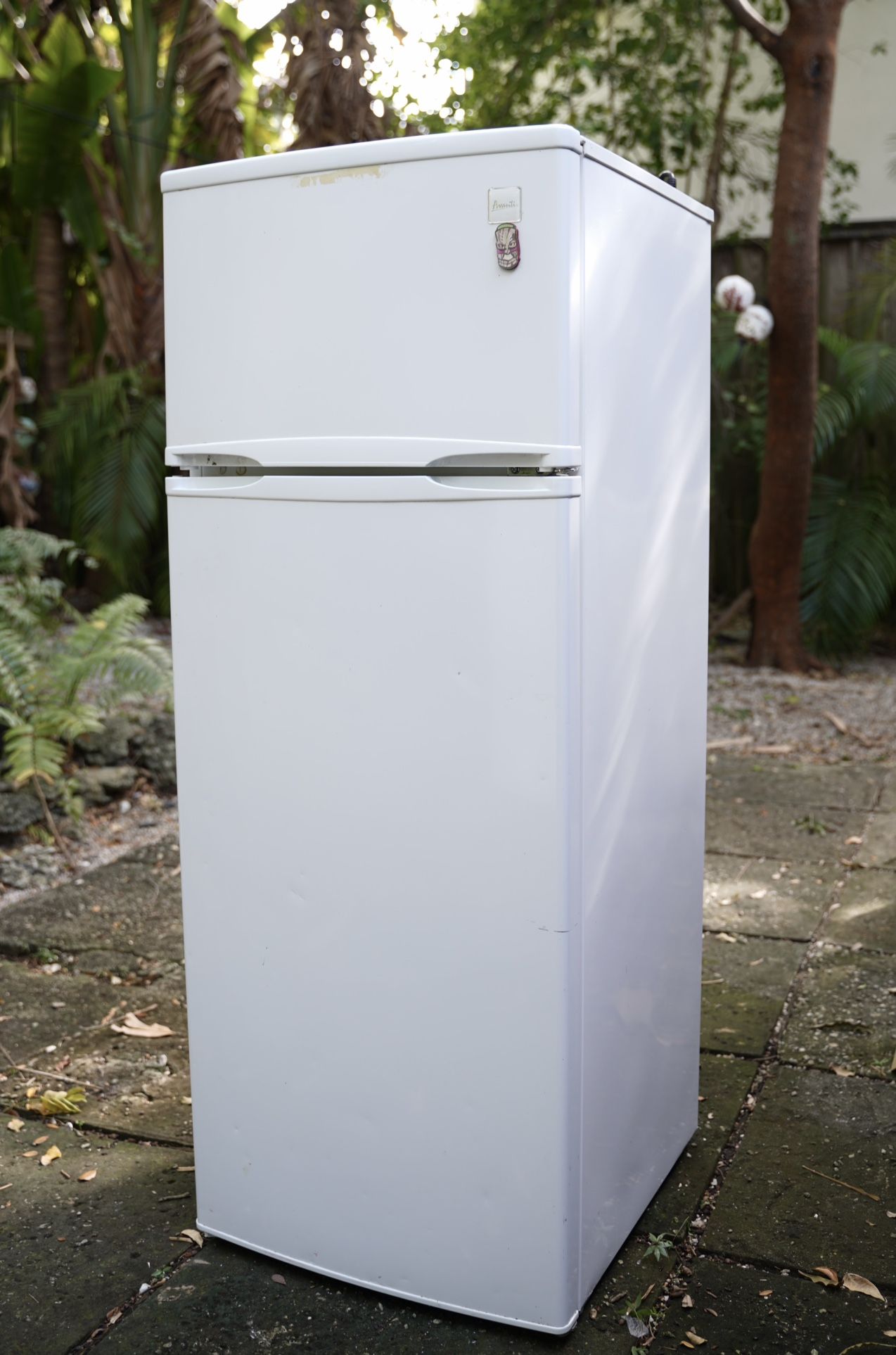 Medium Fridge for Sale in Miami, FL - OfferUp