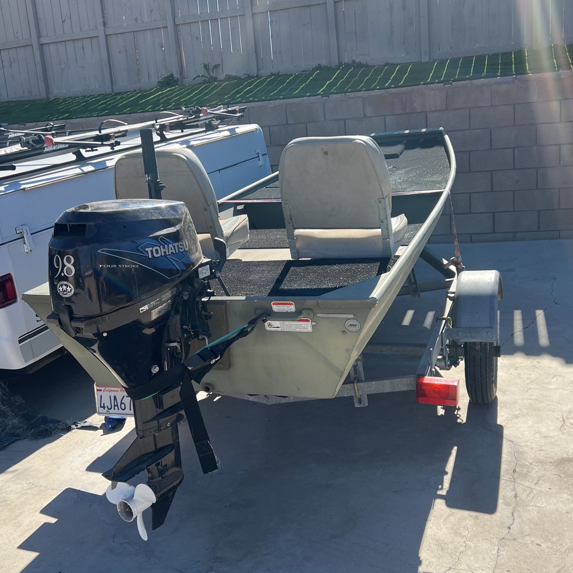 2006 Tracker 14 Topper for Sale in Victorville, CA - OfferUp
