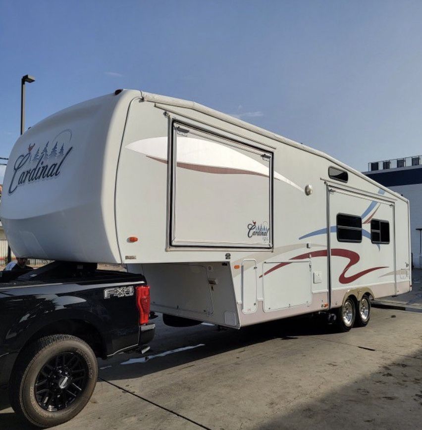 2005 Cardinal Fifth Wheel Trailer for Sale in Oak Glen, CA - OfferUp