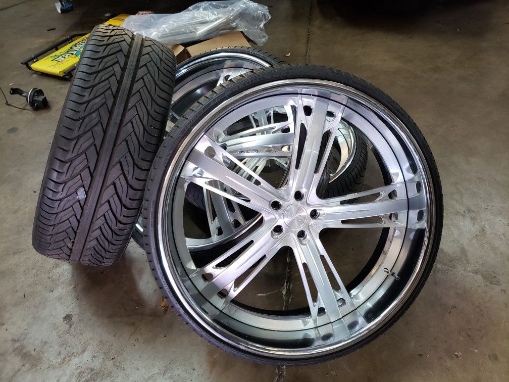 Box Chevy On 28s Dubs