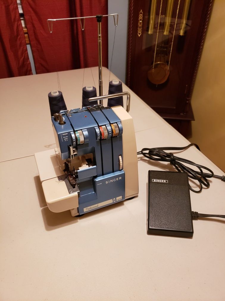 LIKE NEW SINGER 14U12 Professional Serger 4 u12 2-3-Thread Sewing ...