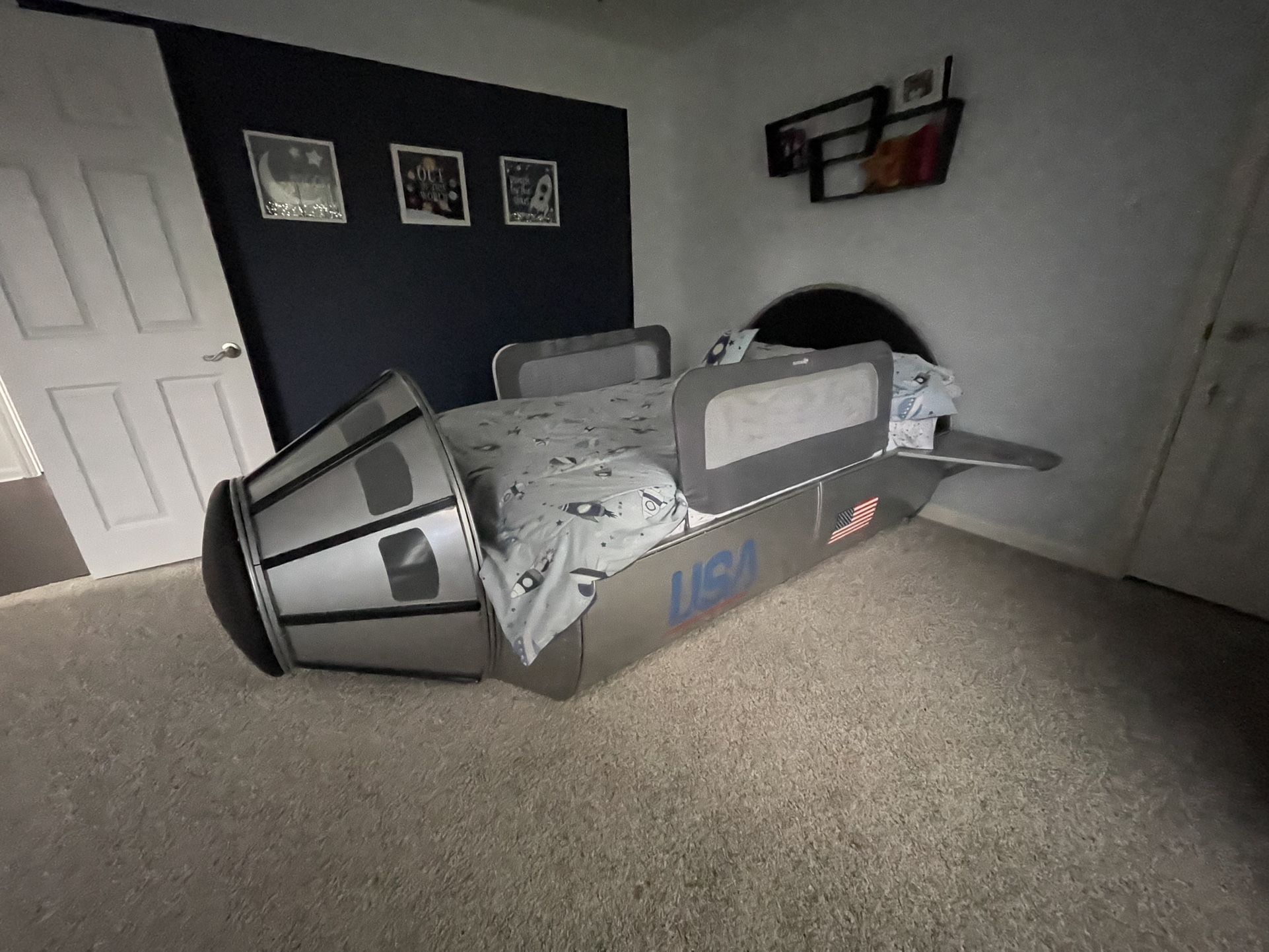 Space Shuttle Bed