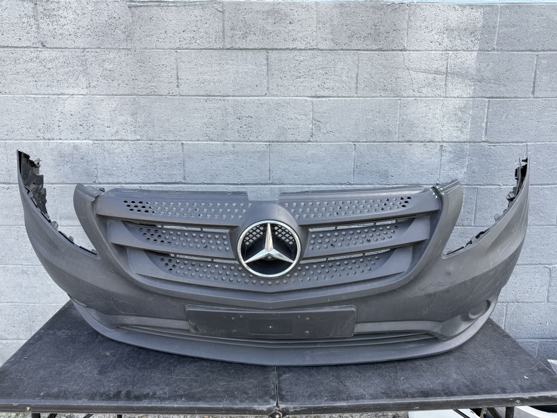 2017 2018 2019 2020 2021 MERCEDES BENZ METRIS FRONT BUMPER for Sale in ...