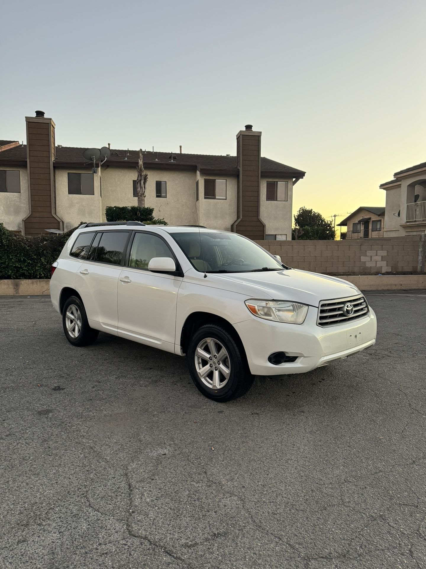 2010 Toyota Highlander for Sale in Westminster, CA - OfferUp