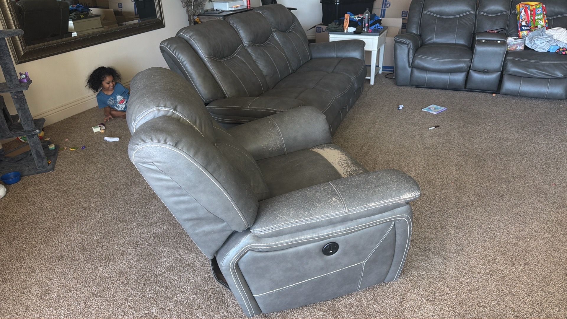 Free couches for Sale in Las Vegas, NV - OfferUp