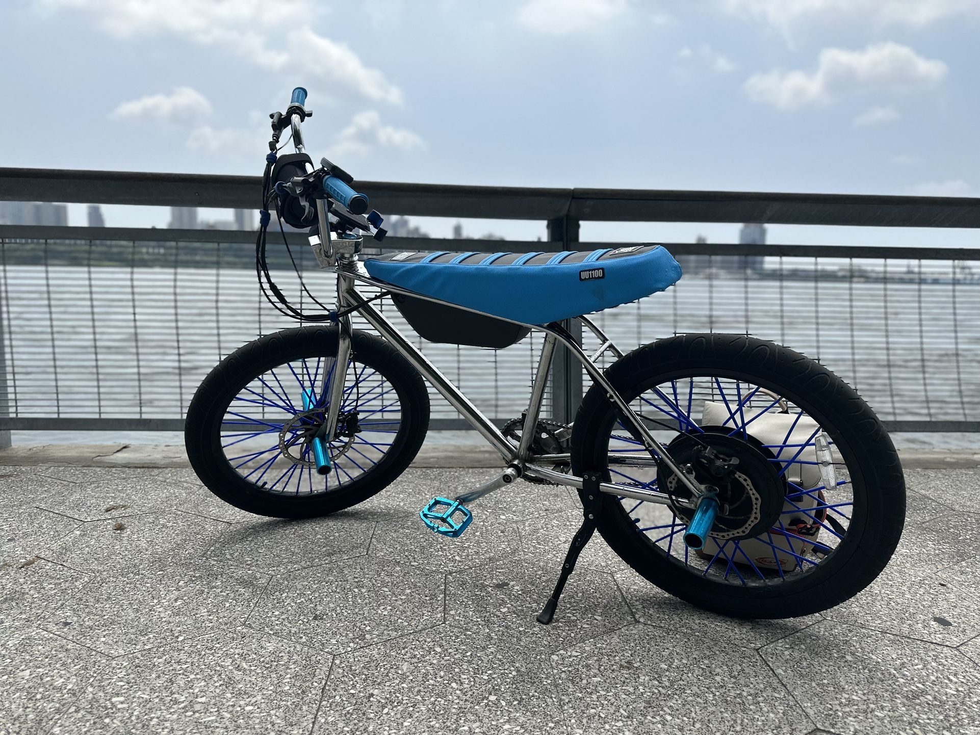 Zooz UU1100 NO TRADES for Sale in New York, NY - OfferUp