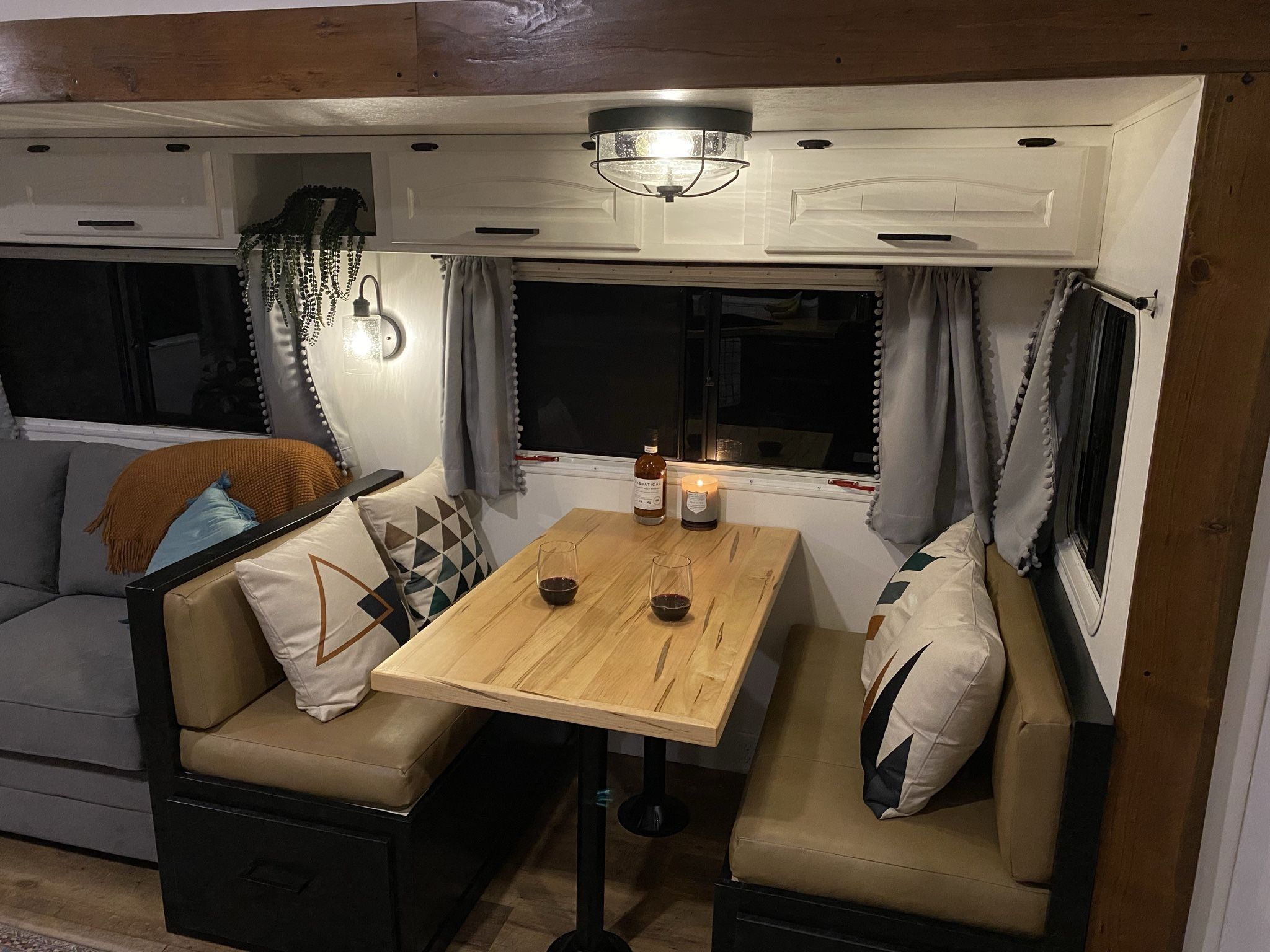 Cozy Gorgeous Remodeled Fifth Wheel RV for Sale in Gilbert, AZ - OfferUp