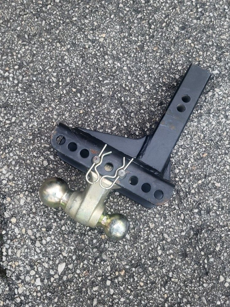 14,000-lb Capacity Trailer Hitch by CURT for Sale in Splendora, TX ...