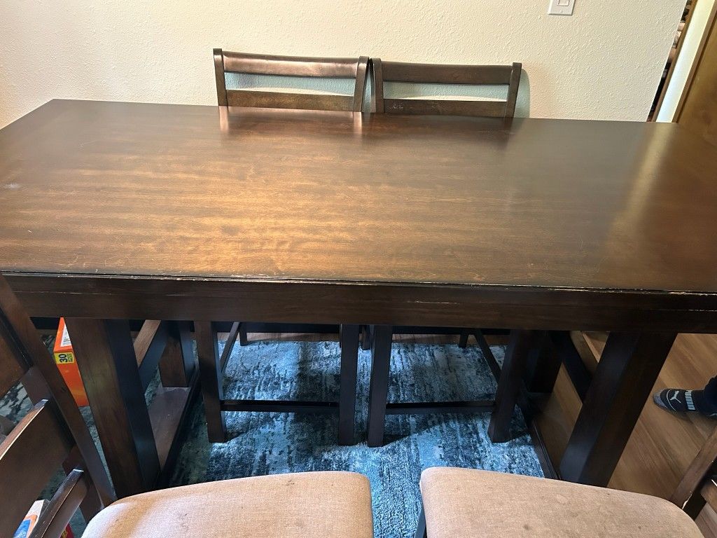 Free Dining Table And Chairs for Sale in Puyallup, WA - OfferUp