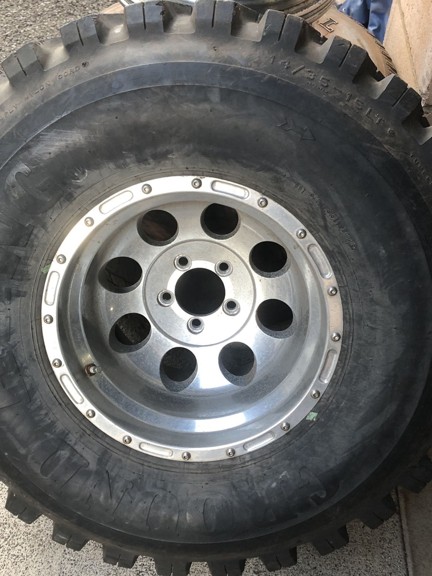 35x14 Ground Hawg Tires for Sale in Haleiwa, HI - OfferUp