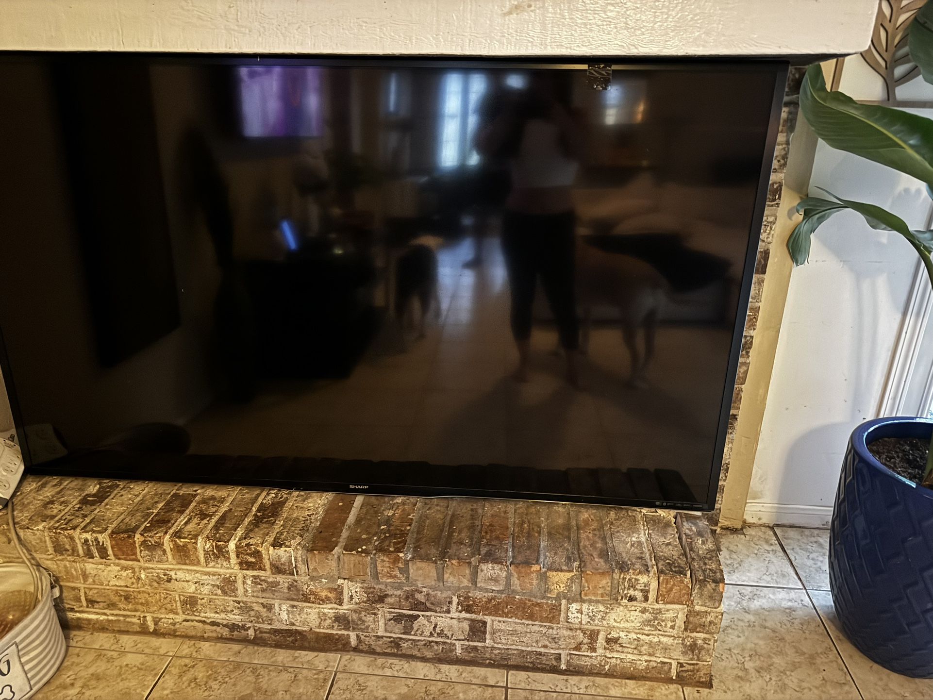 80 Inch Sharp Smart Tv for Sale in Missouri City, TX - OfferUp