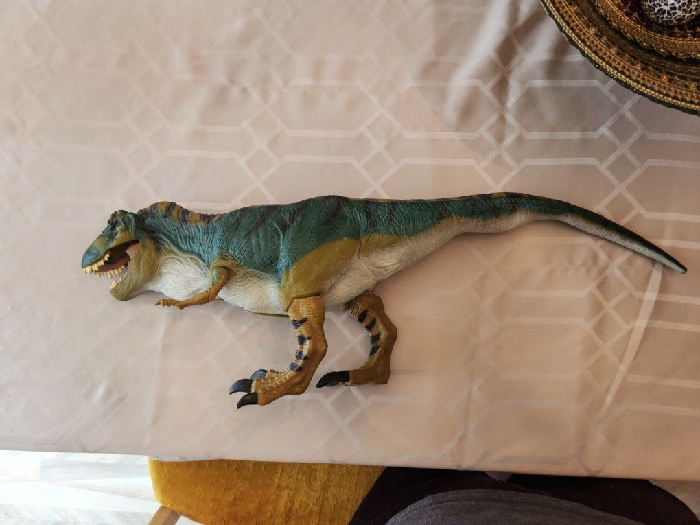 Jurassic Park Bull T Rex Toy