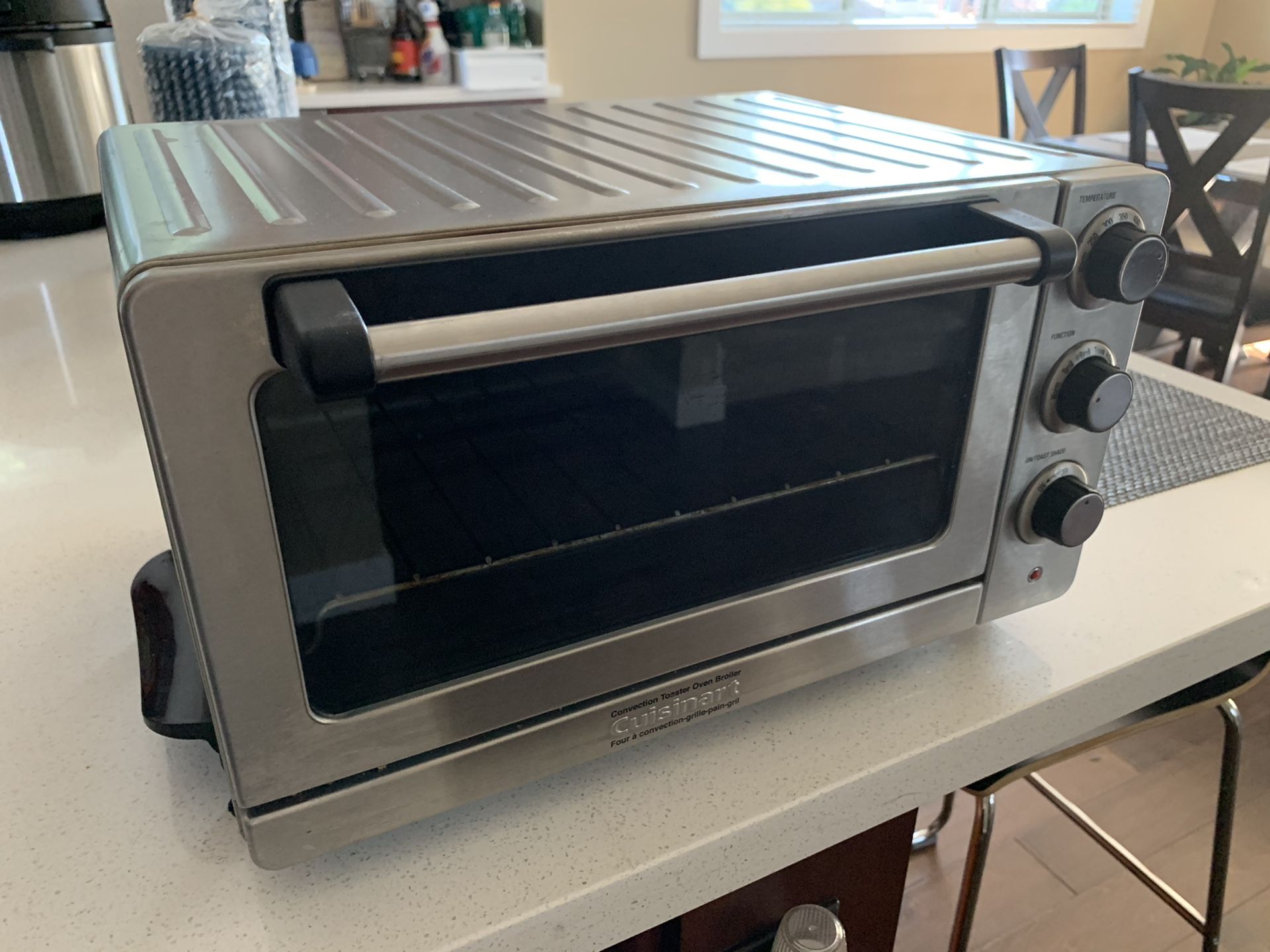 Cuisinart Convection Oven Toaster Broiler for Sale in Renton, WA - OfferUp