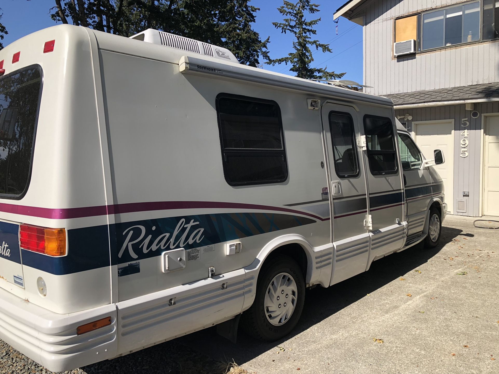 1997 Winnebago Rialto 22ft V-6 Rear-bed Low-miles Extra clean for Sale ...