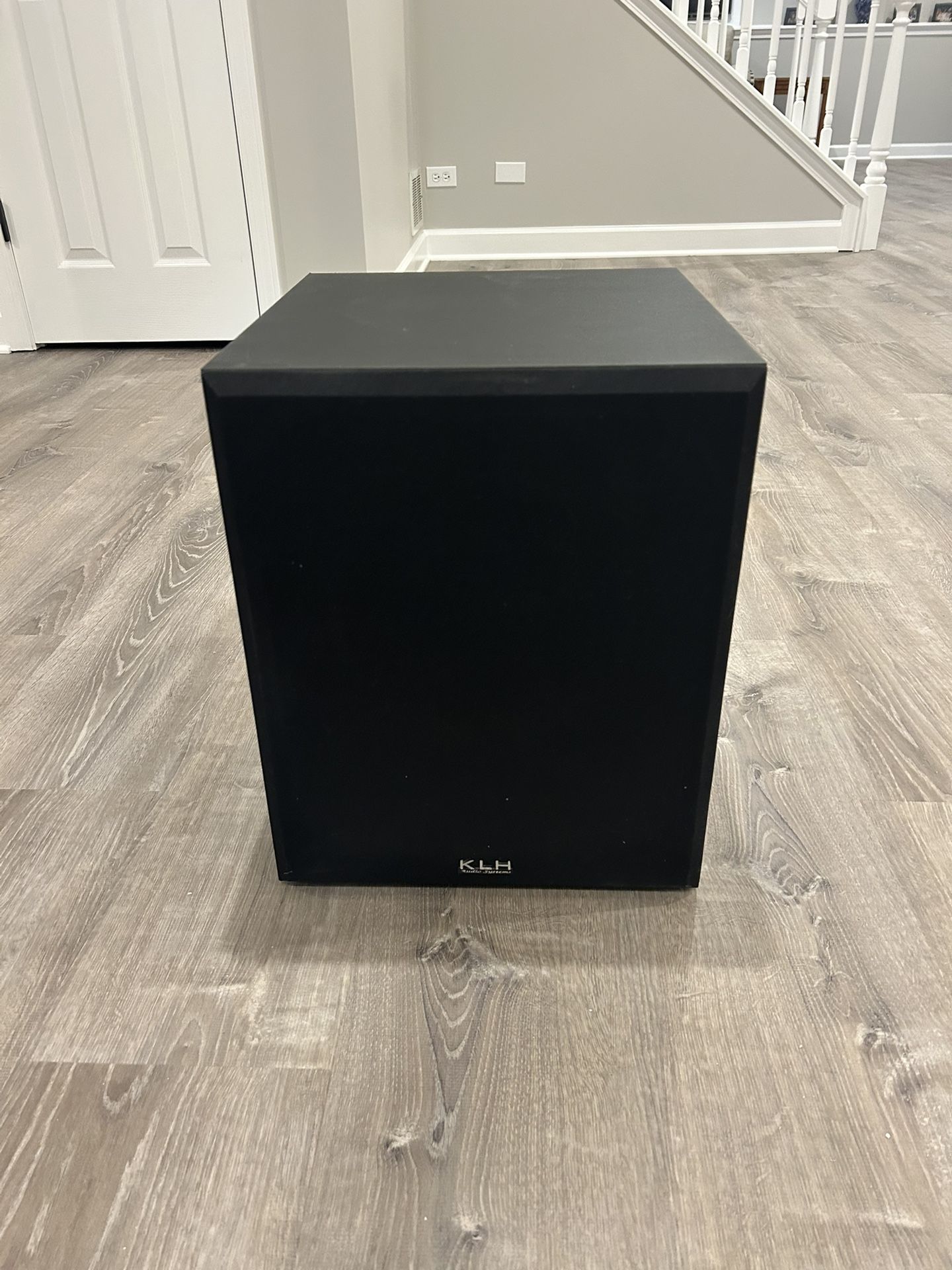 KLH Powered Subwoofer for Sale in Naperville, IL - OfferUp