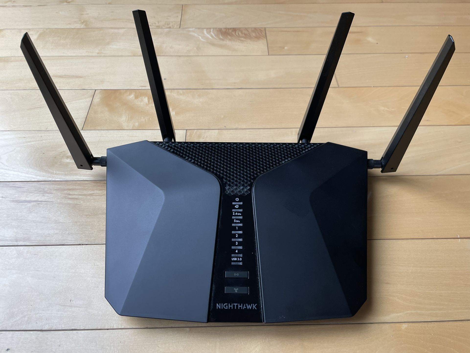 Router Netgear- Nighthawk RAX45 AX4300 WiFi 6 - Great Condition for ...