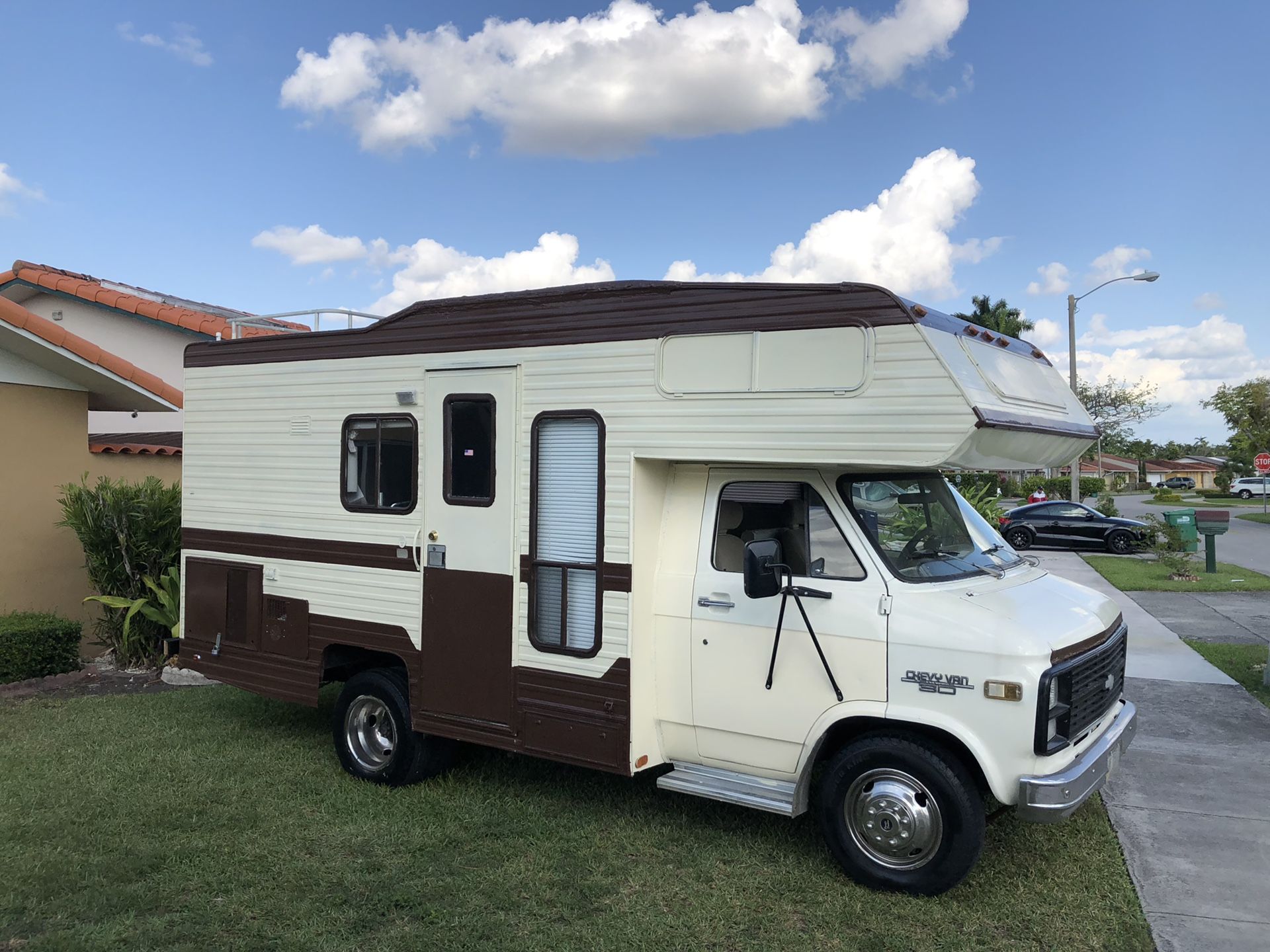 MOTORHOME Class C ( Chevrolet 5.7 G30 1983 ) for Sale in Miami, FL ...