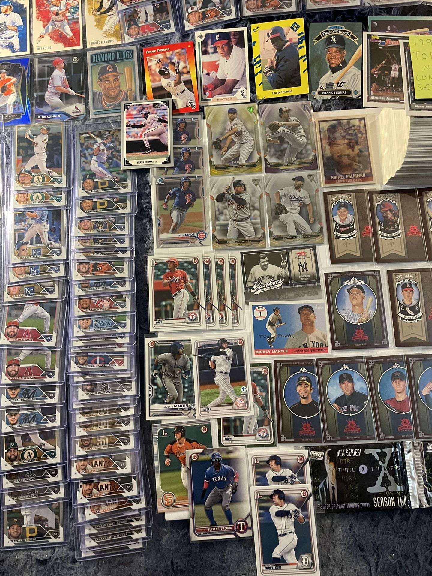 HUGE Sports Card Collection Lot w/ 2 Binders MLB NFL NBA Topps Panini ...