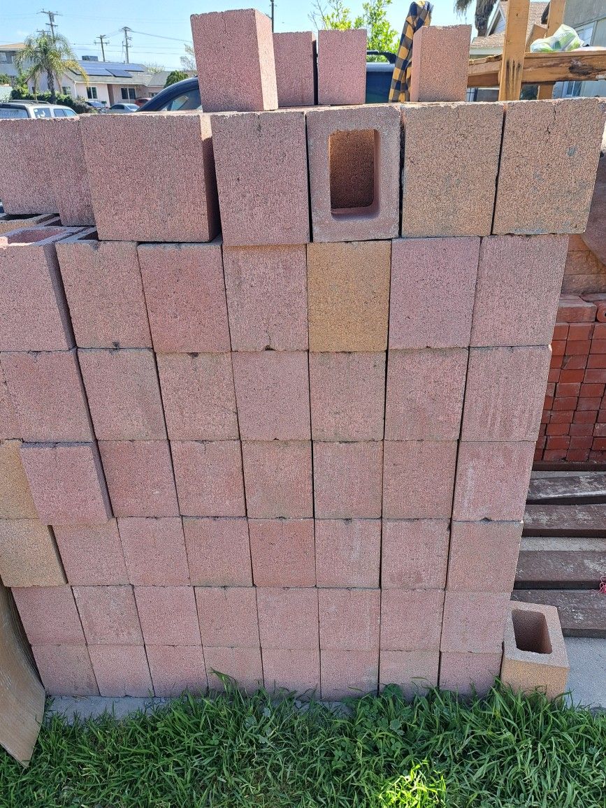 260 Pieces 6"×8"x8" Concrete Blocks New $120 All for Sale in Rialto, CA ...
