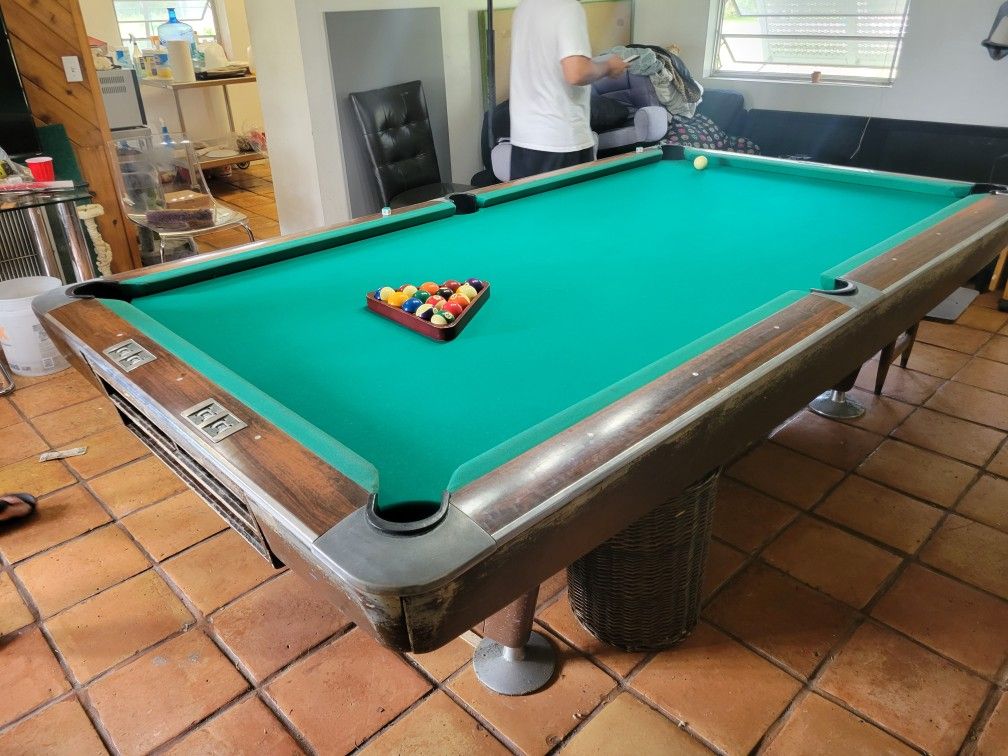 Billiard Pool Table Brunswick 9 Ft for Sale in Miami, FL - OfferUp