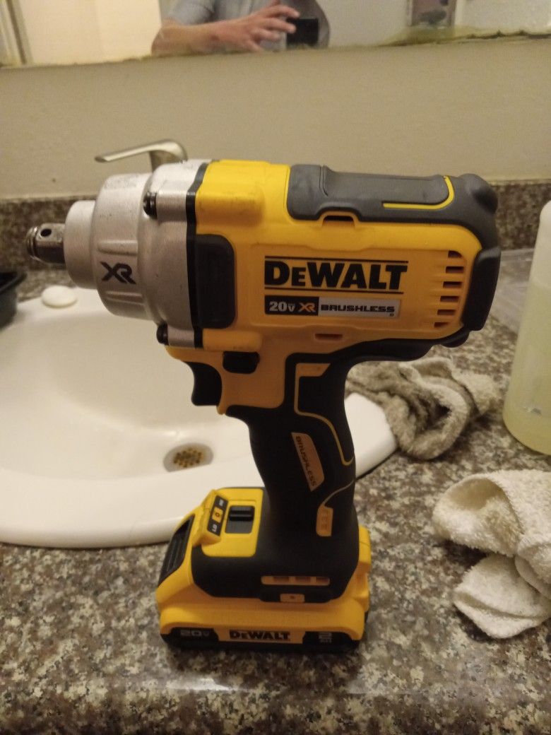 Half Inch Impact Dewalt for Sale in Auburn, WA - OfferUp