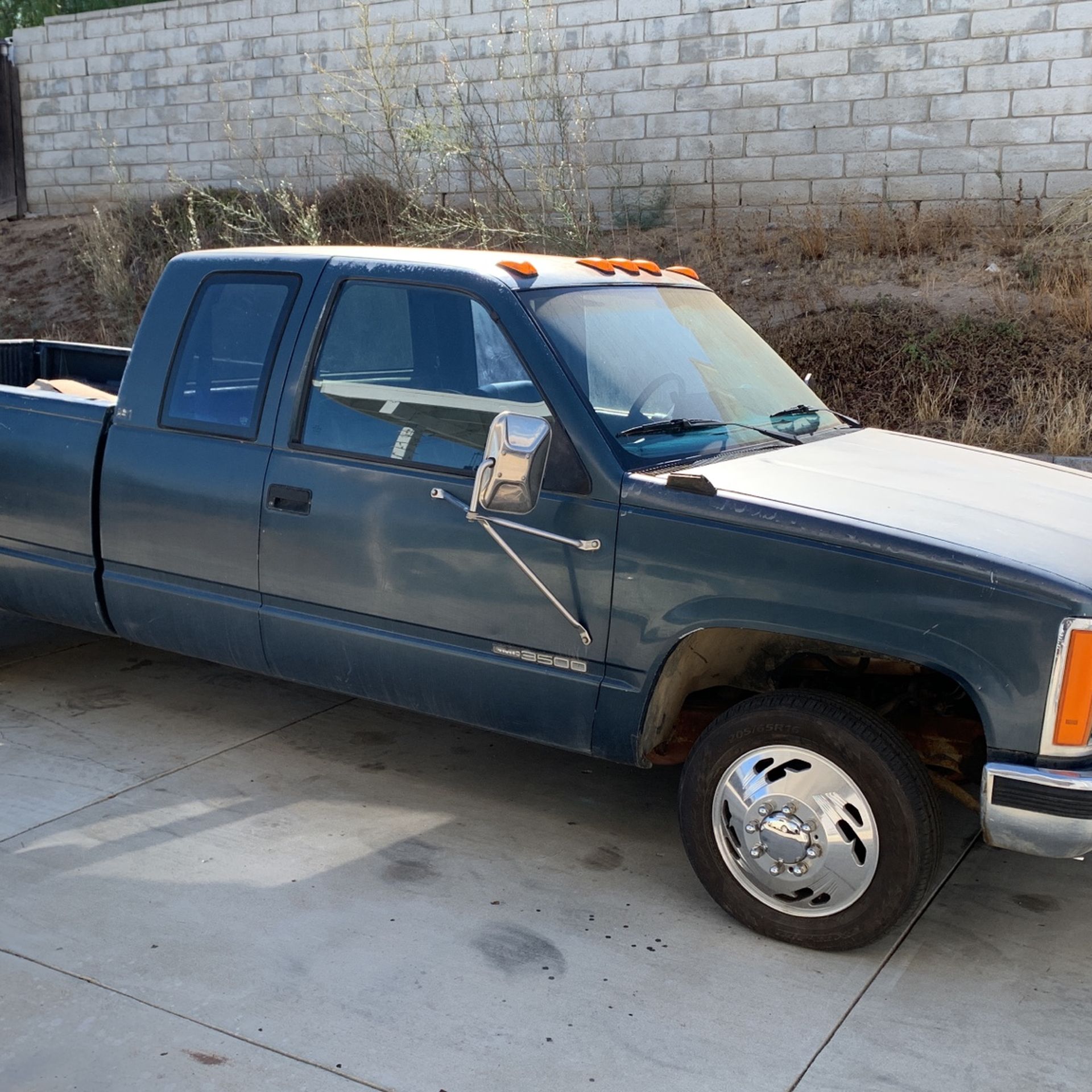 1988 GMC C/k3500 for Sale in Castaic, CA - OfferUp