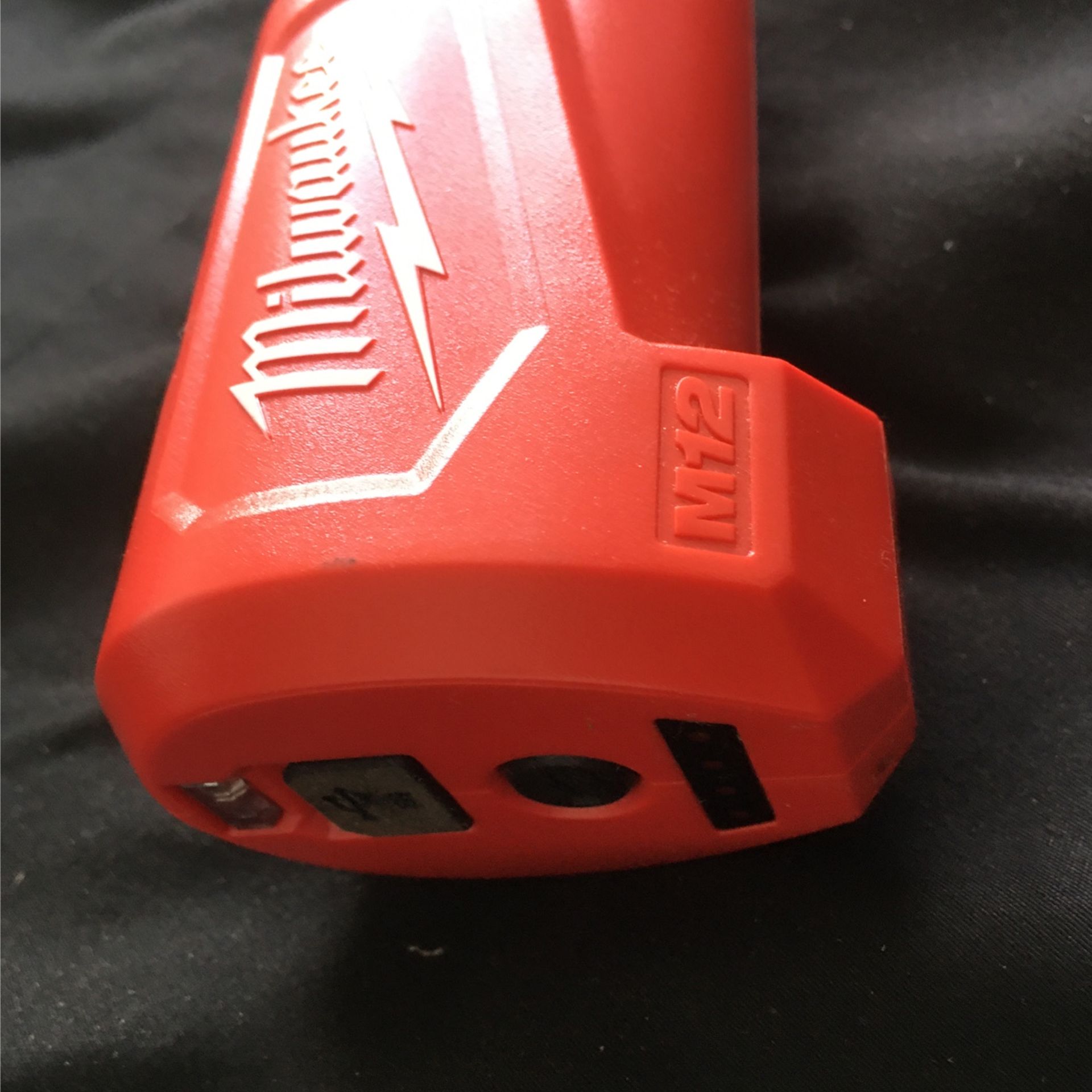 Milwaukee M12 Compact Power Source for Sale in Kapolei, HI - OfferUp