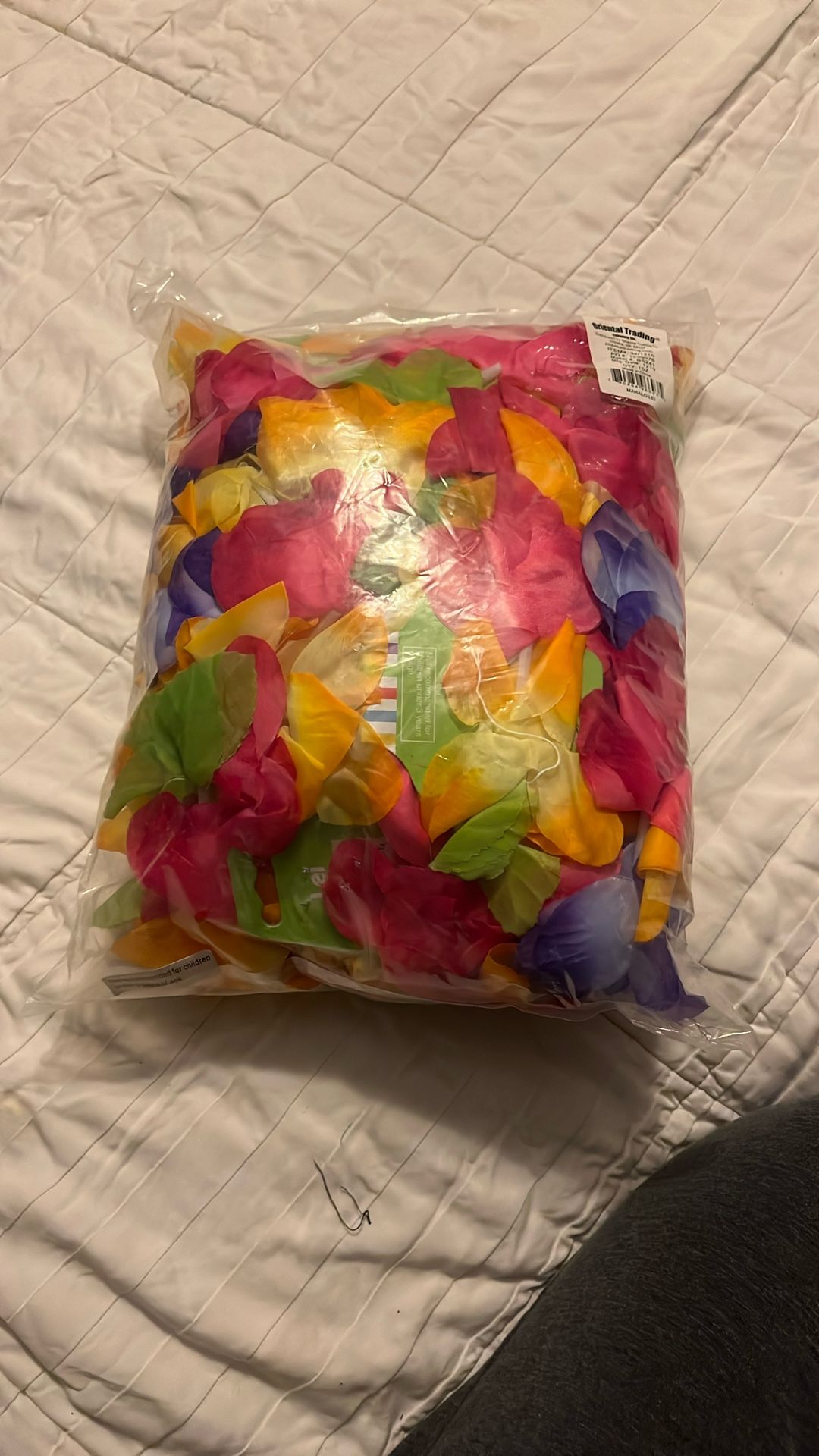 Oriental Trading Bag Of Mahalo Lei for Sale in Las Vegas, NV - OfferUp