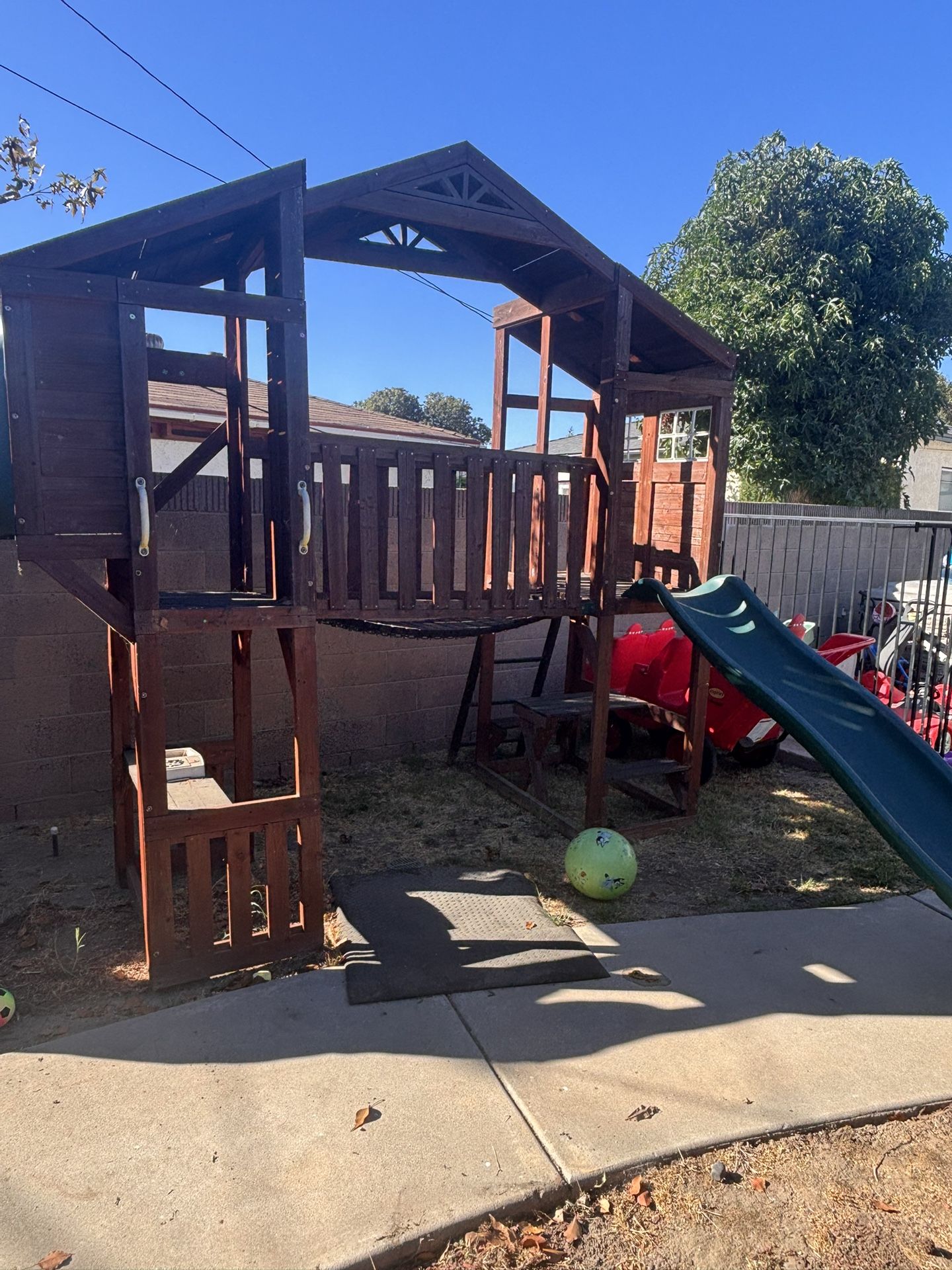 Wooden playhouse for Sale in Long Beach, CA - OfferUp