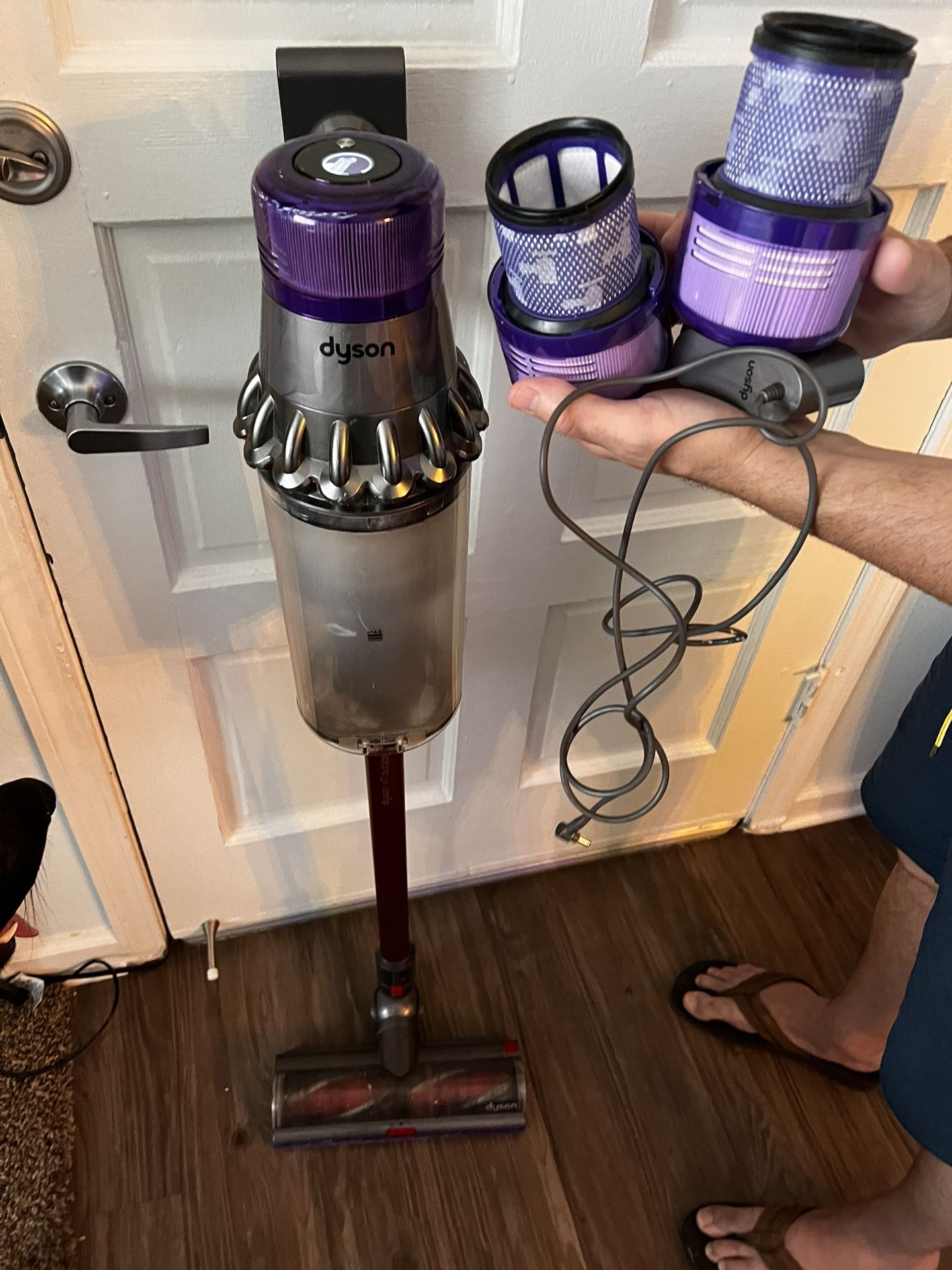 Dyson V11 outsize vacum LCD screen for Sale in Costa Mesa, CA - OfferUp