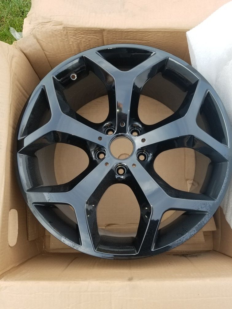 BMW X5 X6 Y spoke style 214 20" wheels powder coat black for Sale in ...