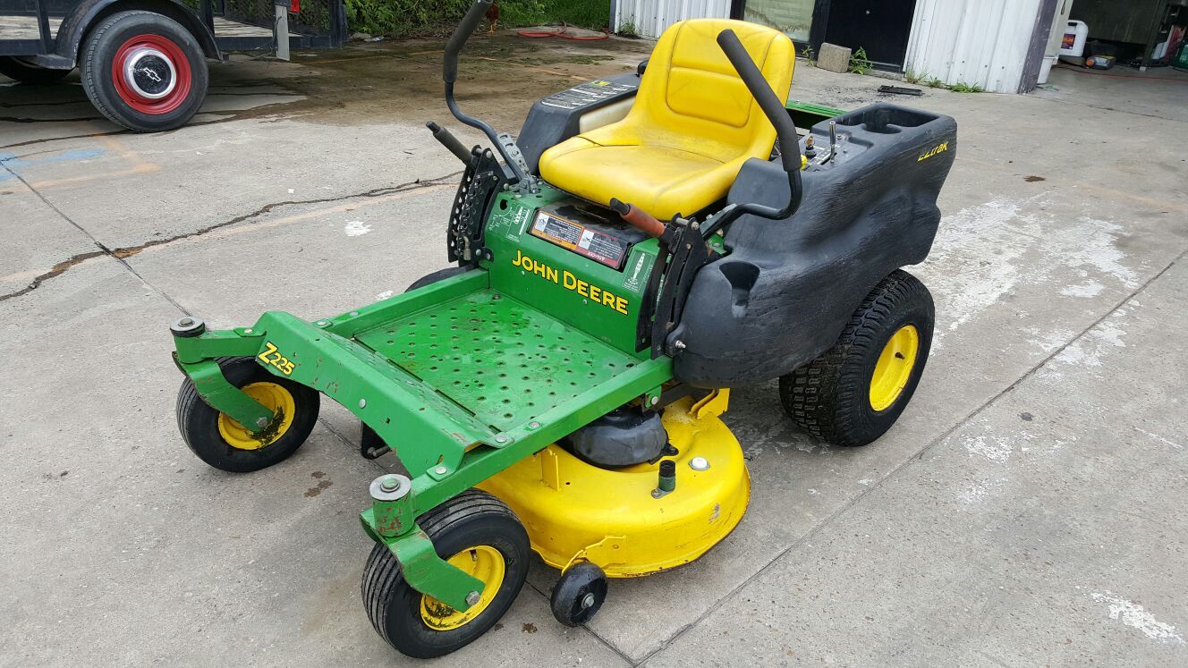 JOHN DEERE Z225 ZERO-TURN MOWER..!!! for Sale in South Houston, TX ...