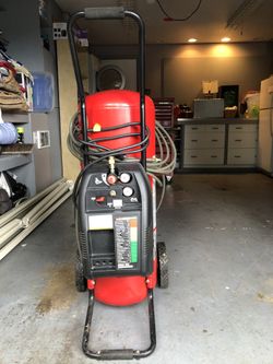 Air compressor Husky WL650702AJ 200 for Sale in Sammamish WA OfferUp