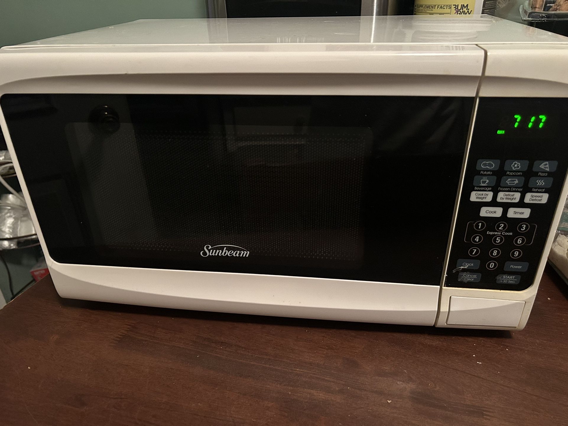 SunBeam Microwave for Sale in Compton, CA - OfferUp