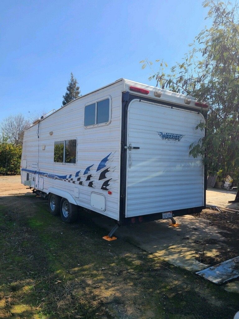 2004 Weekend warrior Fb 2200 for Sale in Orosi, CA - OfferUp