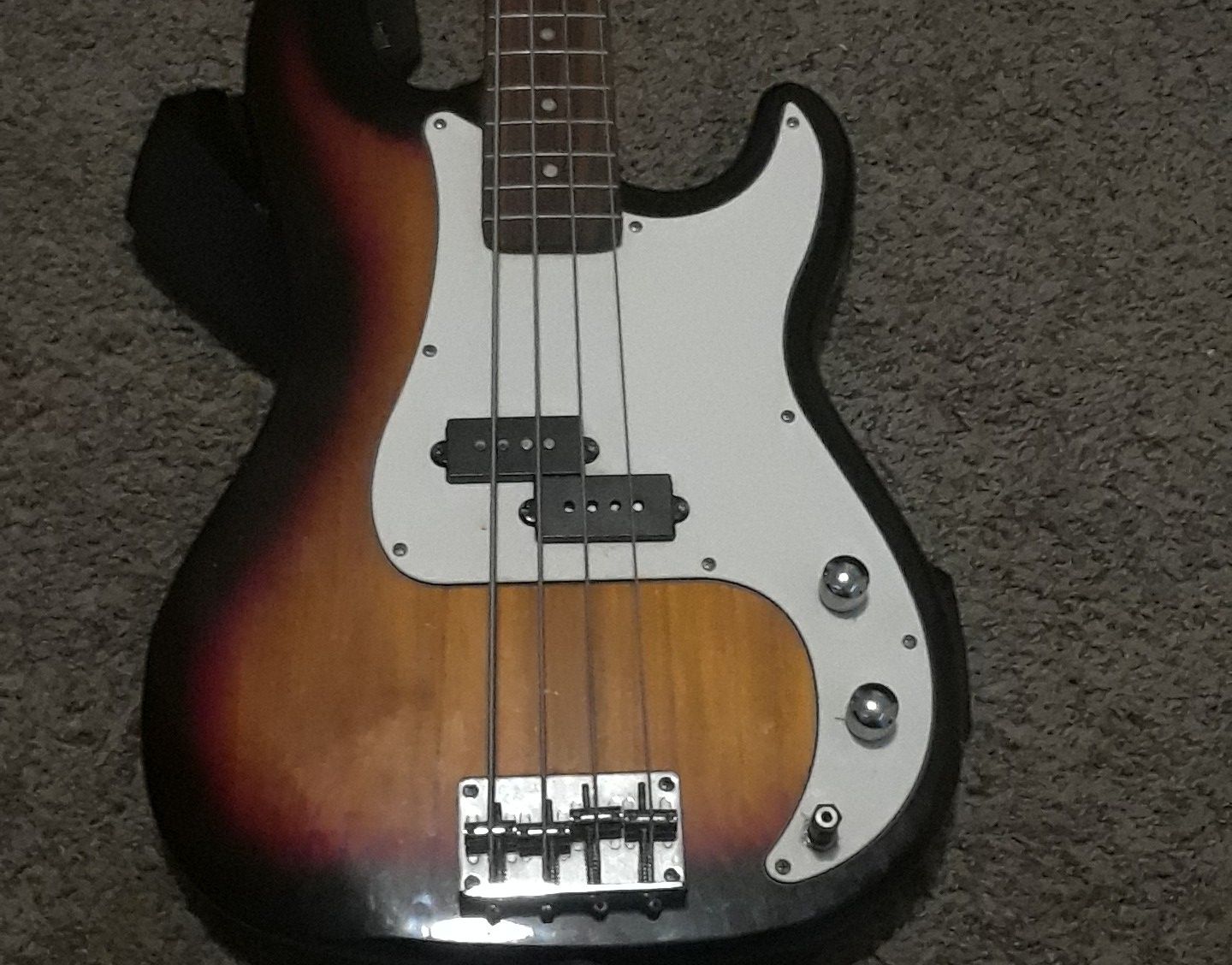 Crescent | 4 string | 6 frett | Bass Guitar for Sale in Hemet, CA - OfferUp