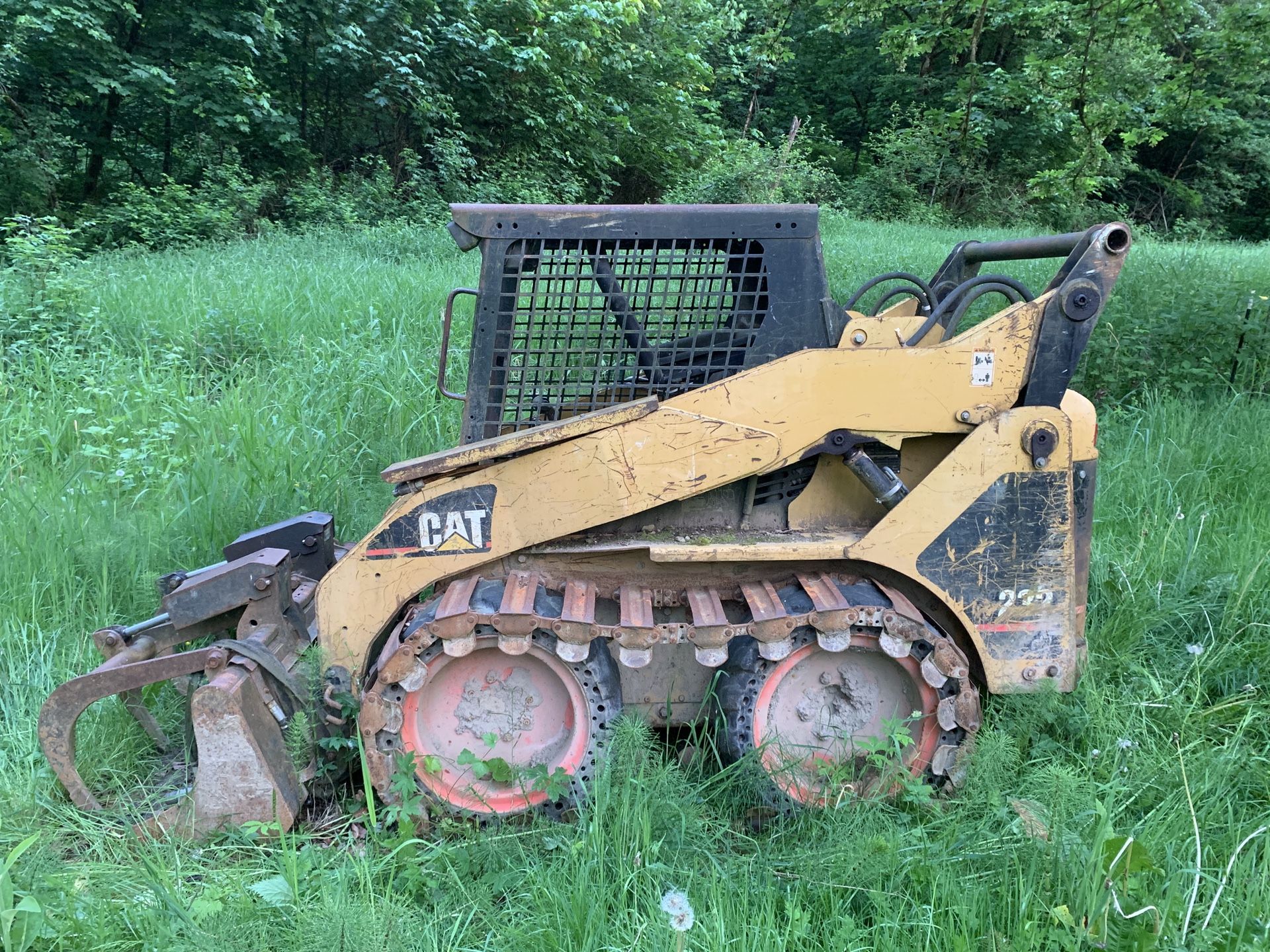 Caterpillar 232 skid steer loader for Sale in Seattle, WA - OfferUp