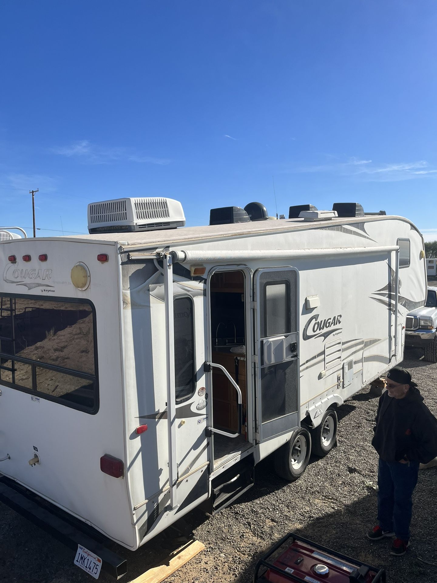 2006 Keystone Cougar 291 EFS for Sale in Huntington Beach, CA - OfferUp