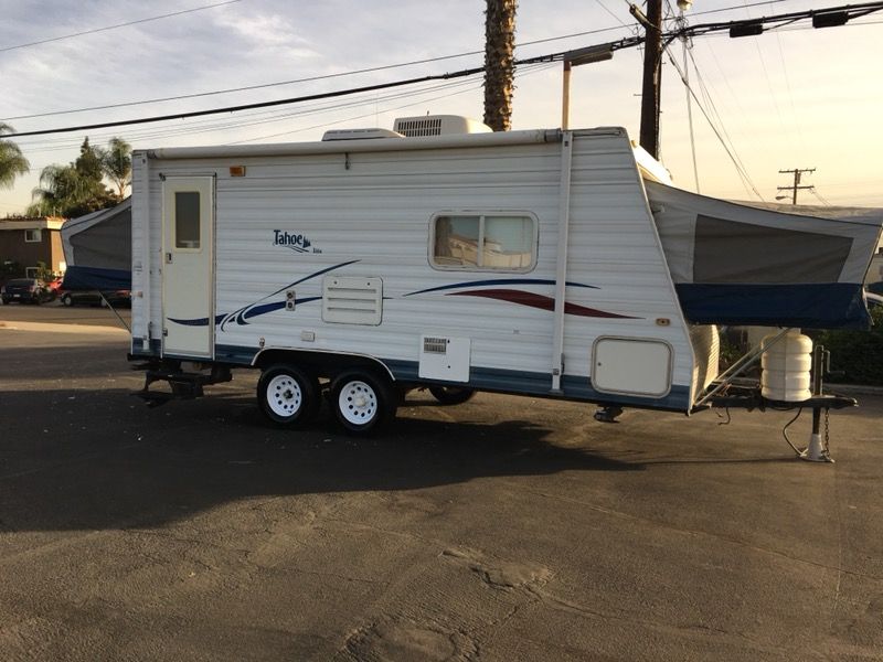 2004 Tahoe Thor 19 foot hybrid trailer for Sale in Lakewood, CA - OfferUp