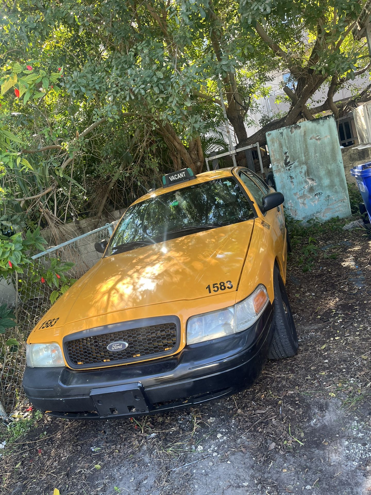 2010 Ford Crown Victoria for Sale in North Miami Beach, FL - OfferUp