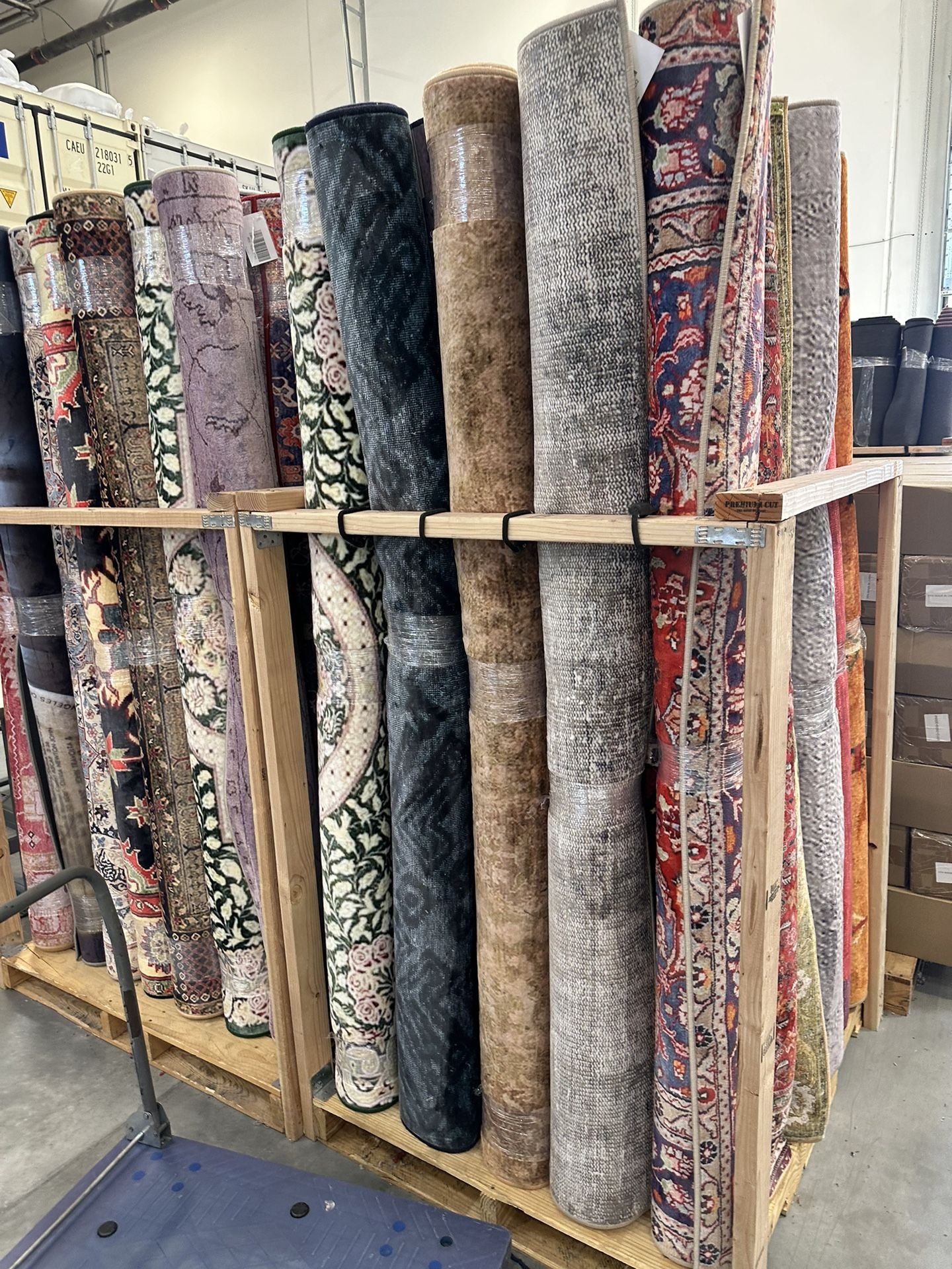Closing Store - 1000”s Of Modern Traditional Rugs for Sale in North Las ...