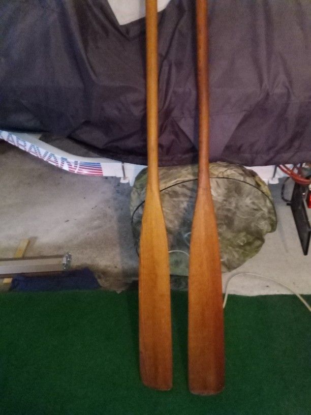8 Foot Oars Heavy Duty Nice for Sale in Federal Way, WA - OfferUp