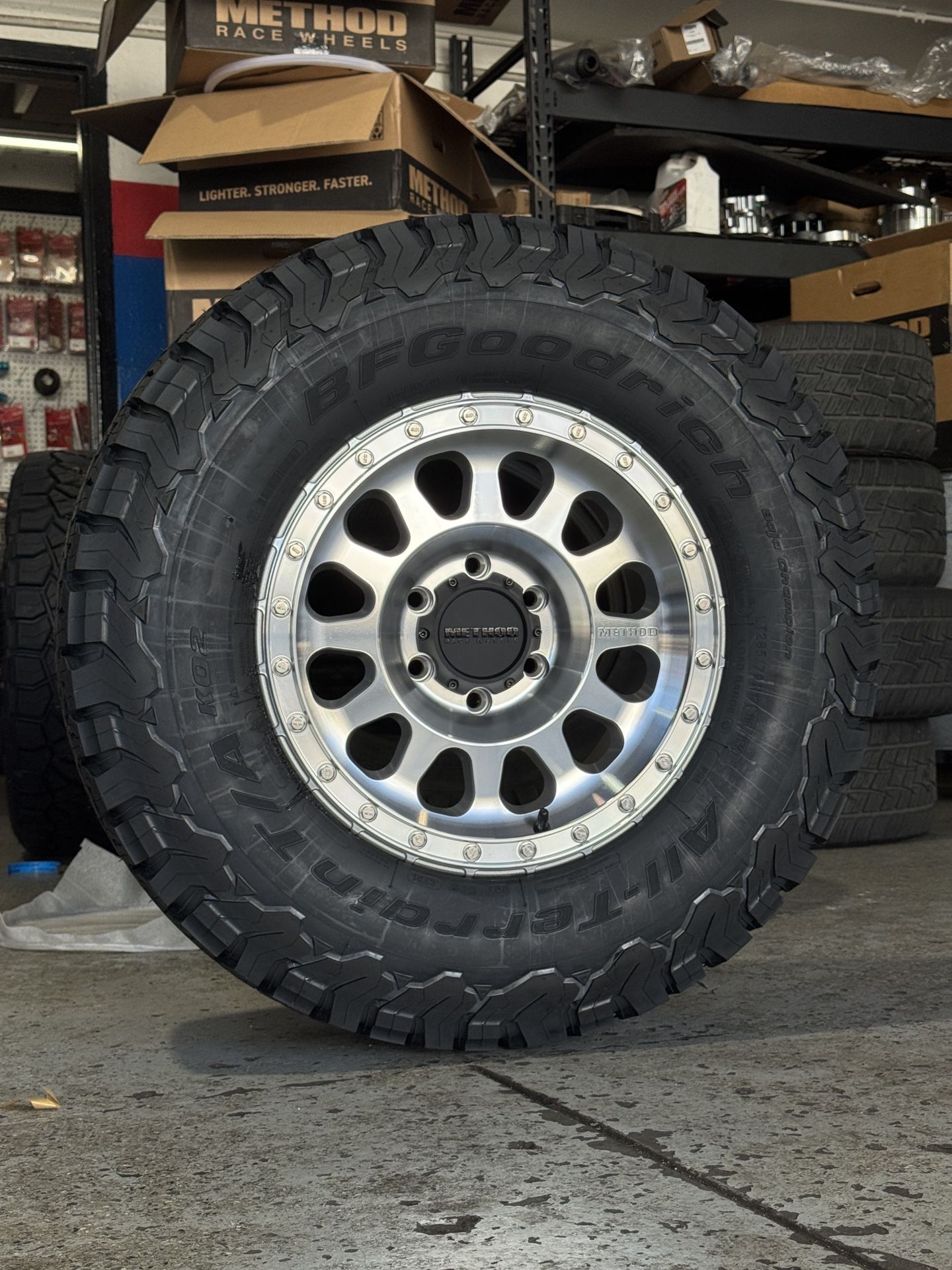 Method 315 17” W/ 285/70/17 BFG K02 Wheel Package for Sale in Irvine ...